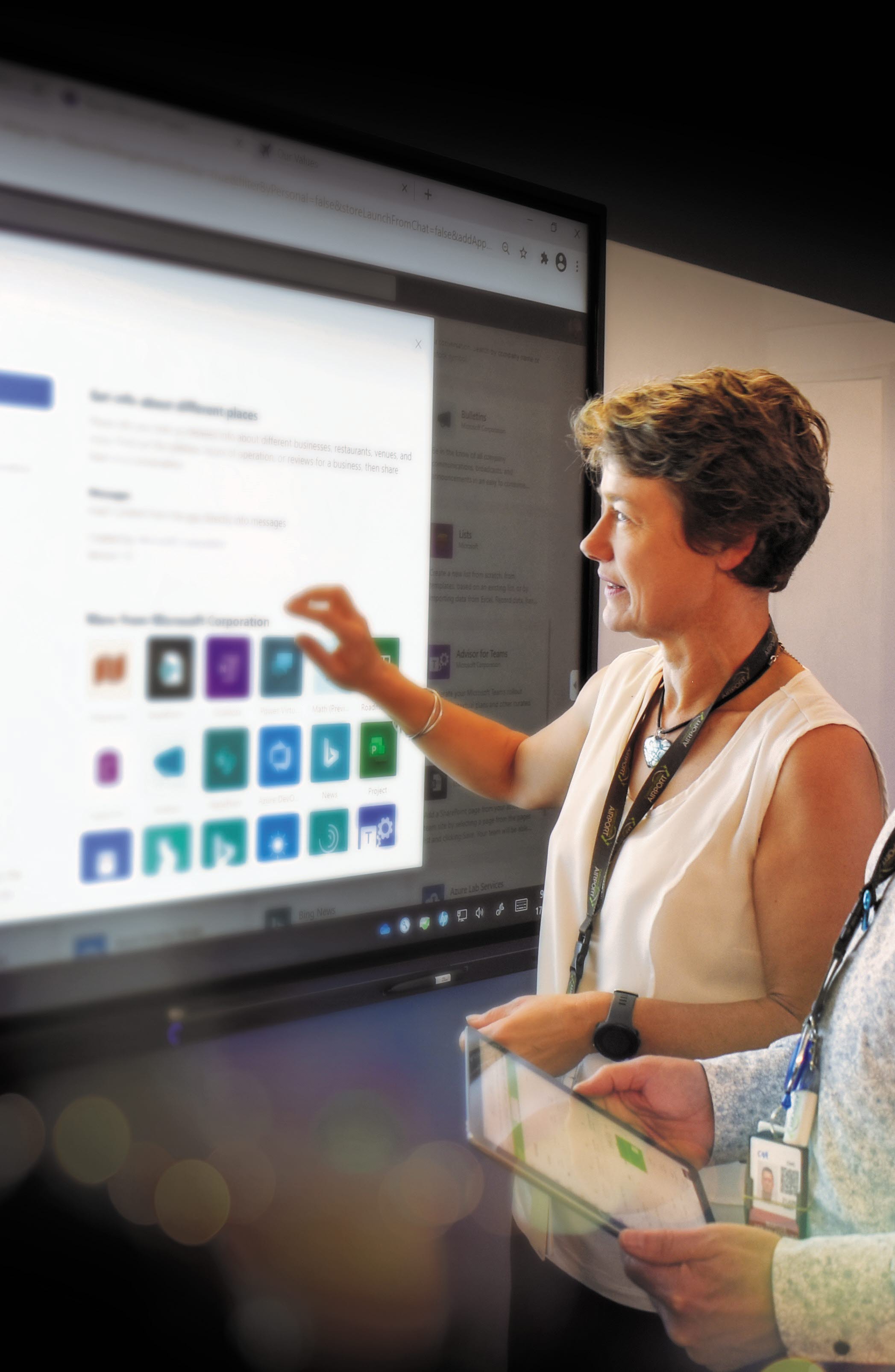 People of the airport - Helen Shand