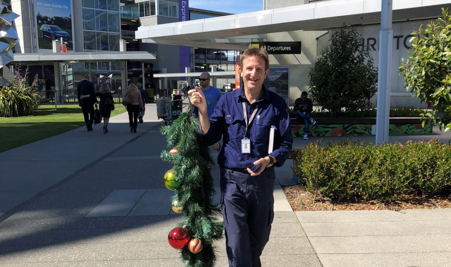 People of the airport - Richard Scott